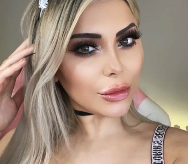 CrystalGCool Wiki & Bio: Net Worth, Age and other information | FameCop.com