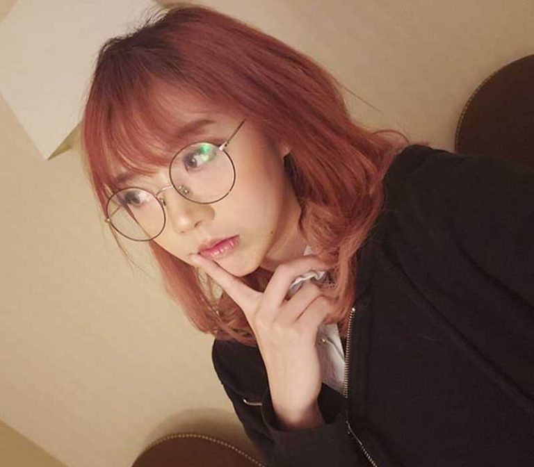 LilyPichu Wiki & Bio: Net Worth, Age and other information | FameCop.com